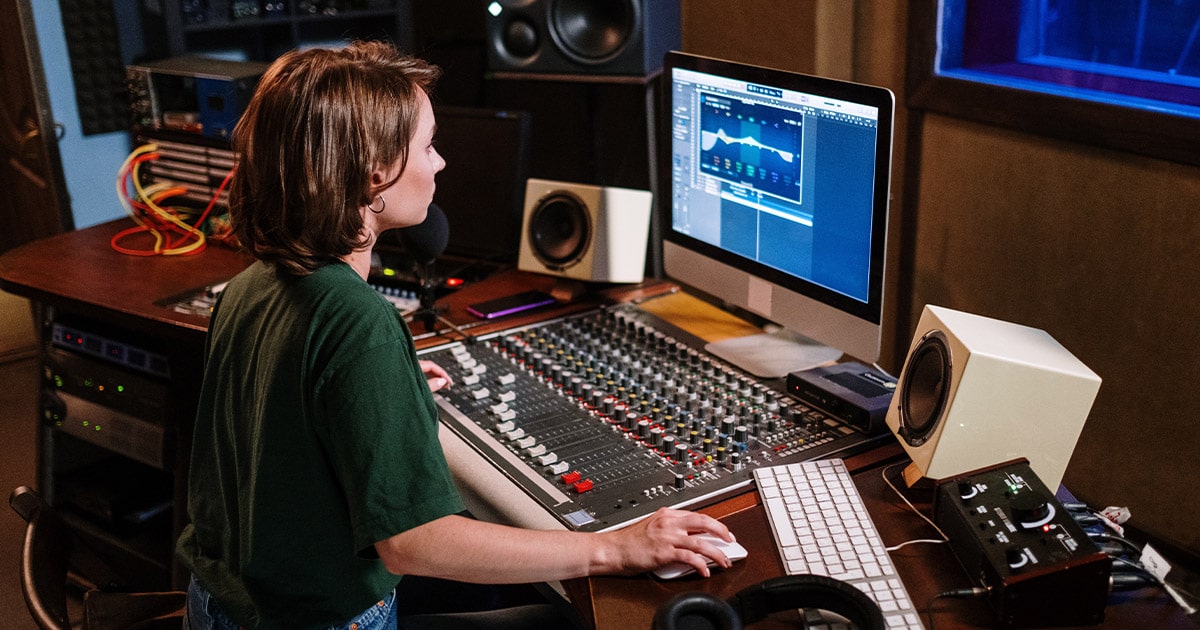 เทคนิคการฟังเพลงแบบ Critical Listening VS Analytical Listening